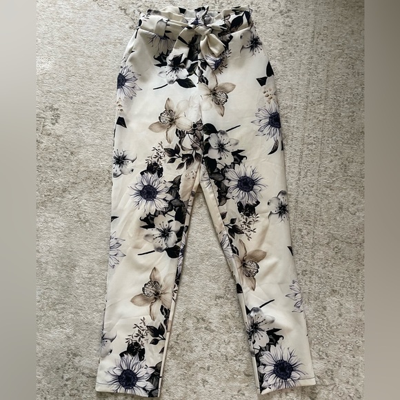Boohoo | Pants & Jumpsuits | Boohoo High Waisted Floral Pants | Poshmark
